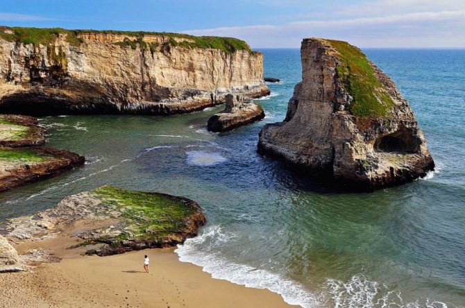 Discover Shark Fin Cove (Shark Tooth Beach)